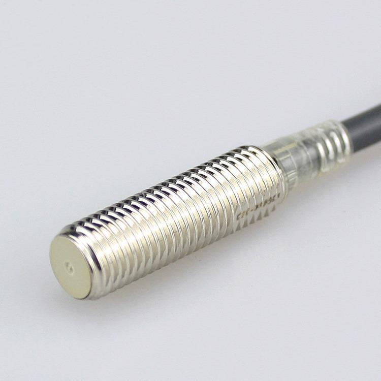 欧姆龙接近开关E2B-M18KN16-WZ-C1 2M OMS非屏蔽型接近传感器